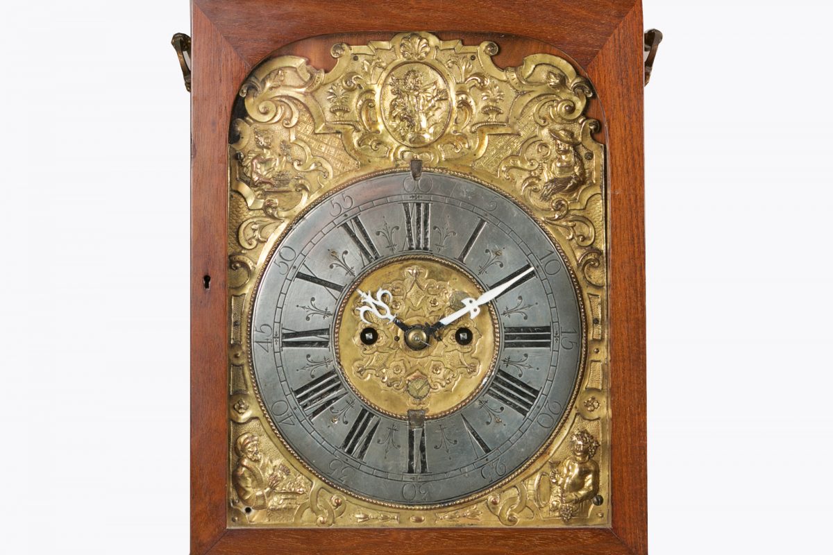 10531 - 19th Century Mahogany Wall Bracket Clock - O'Sullivan Antiques